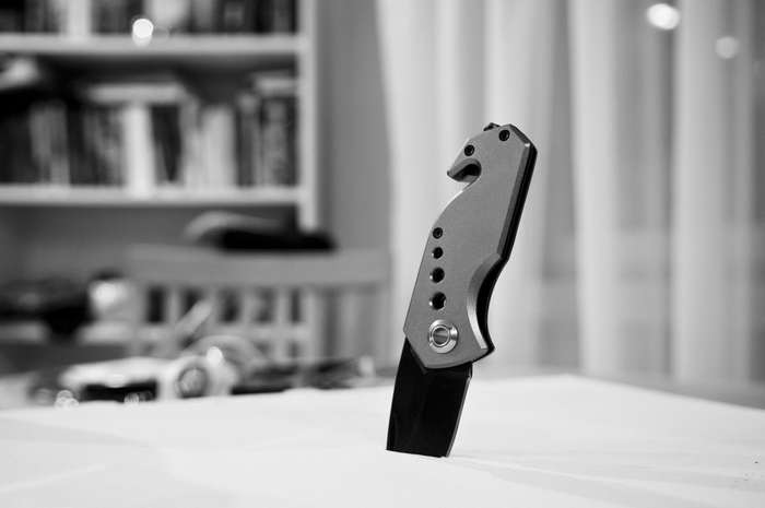 bw, handy, knife, macgyver, night, sharp 4k wallpaper - Coolwallpapers.me!