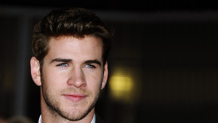 2880x1620 liam hemsworth wallpaper hd - Coolwallpapers.me!