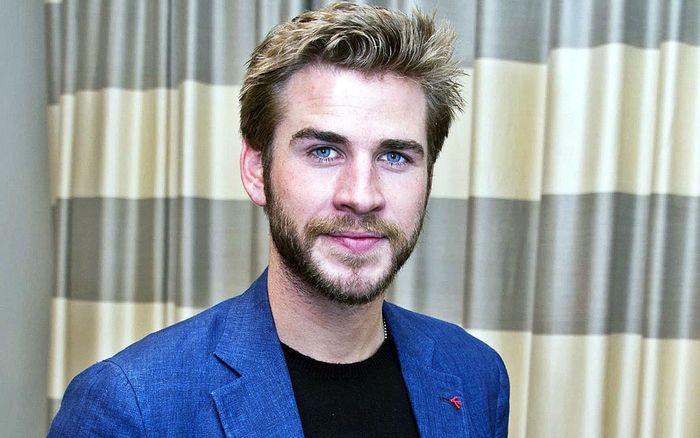 1920x1200 liam hemsworth wallpaper free hd widescreen - Coolwallpapers.me!