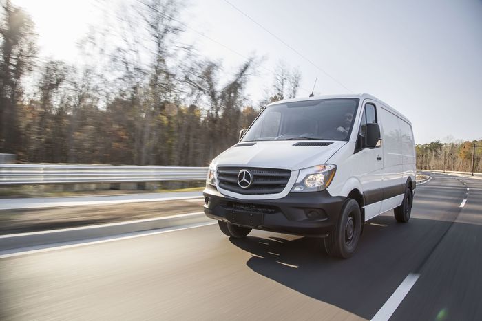 2040x1360 mercedes benz sprinter windows wallpaper - Coolwallpapers.me!
